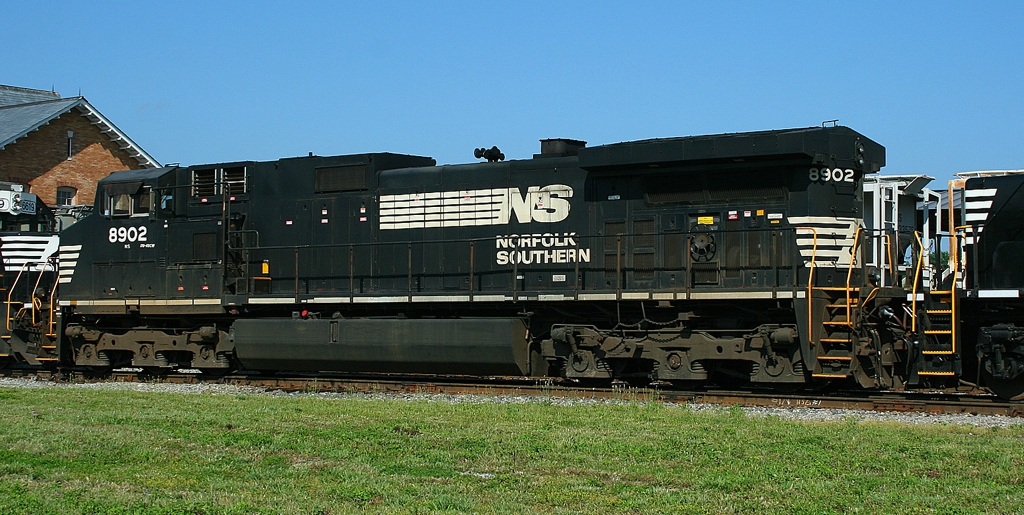 NS 8902